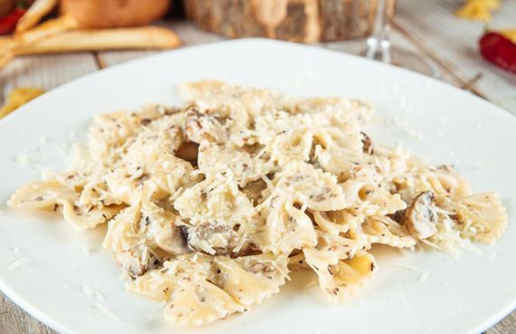Pasta Alfredo con pollo